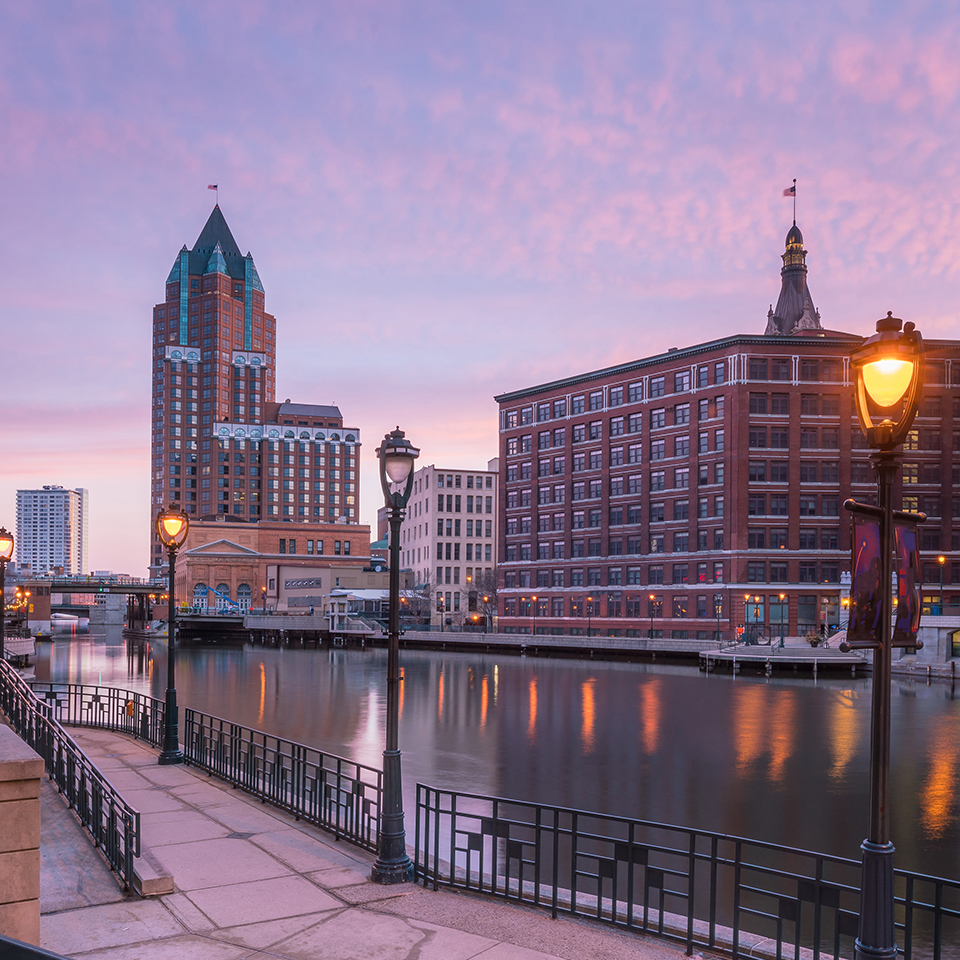 Milwaukee Commercial Security Systems & Services | Allied Universal®